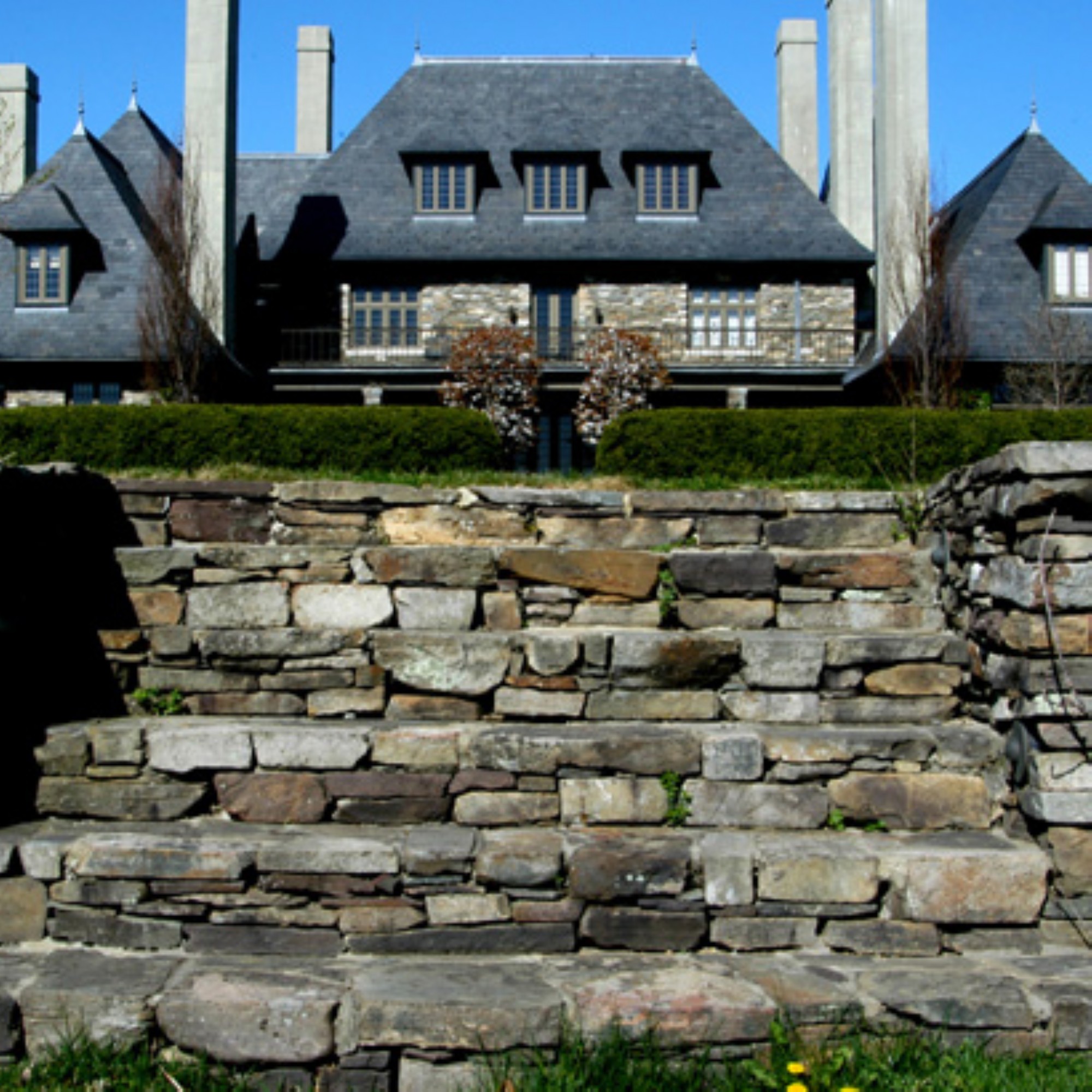 Cottage Moss Weathered Exterior Stone | GENROSE Stone & Tile