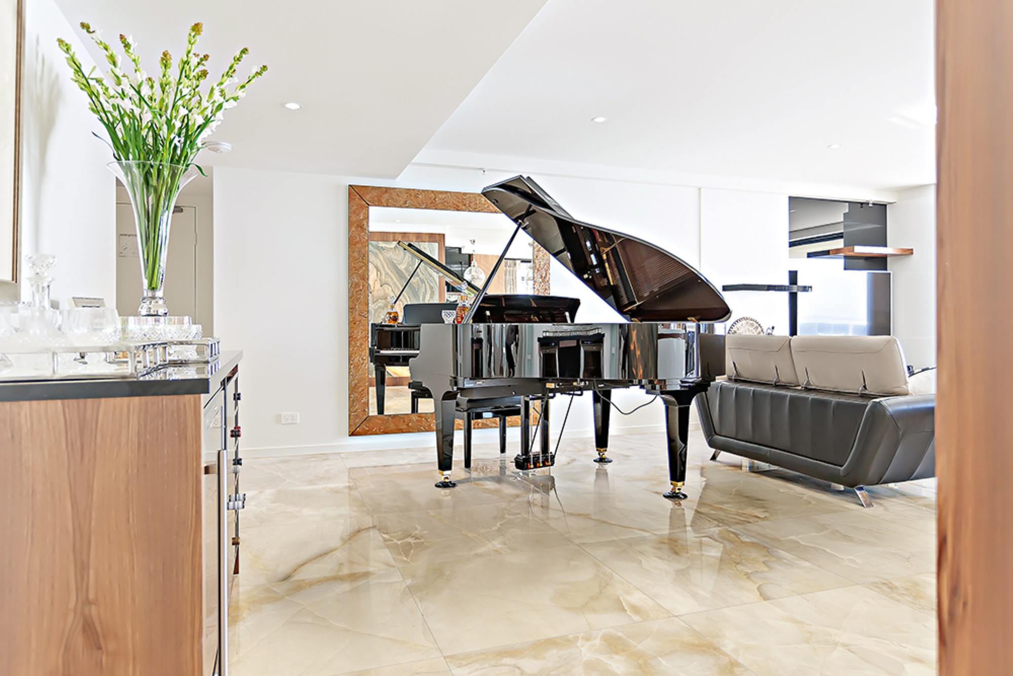 Grace Beige Polished 24"x24 Porcelain Tile | GENROSE