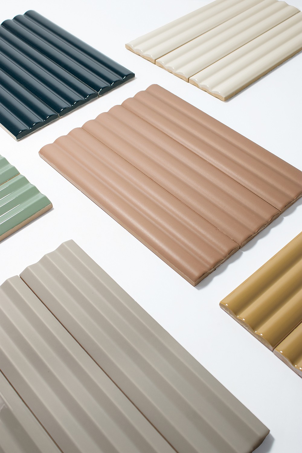 Match Dijon Glossy 2.5"x10" Curved Dijon Ceramic Tile | GENROSE