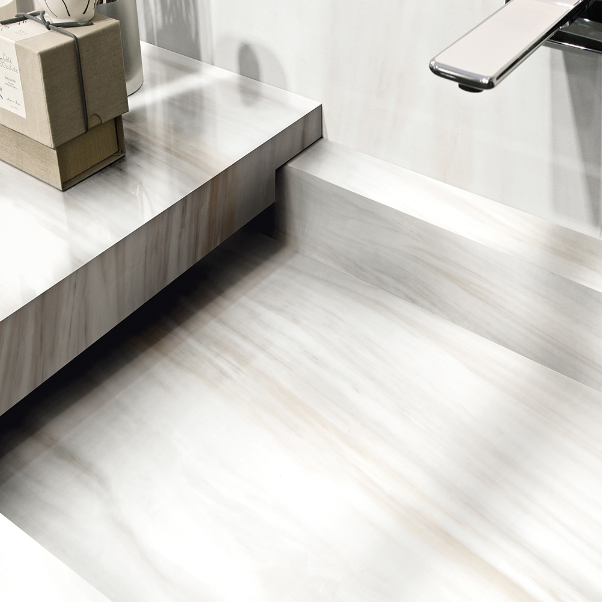 Maximus Bianco Lasa Polished 63"x126 Slabs | Porcelain | GENROSE