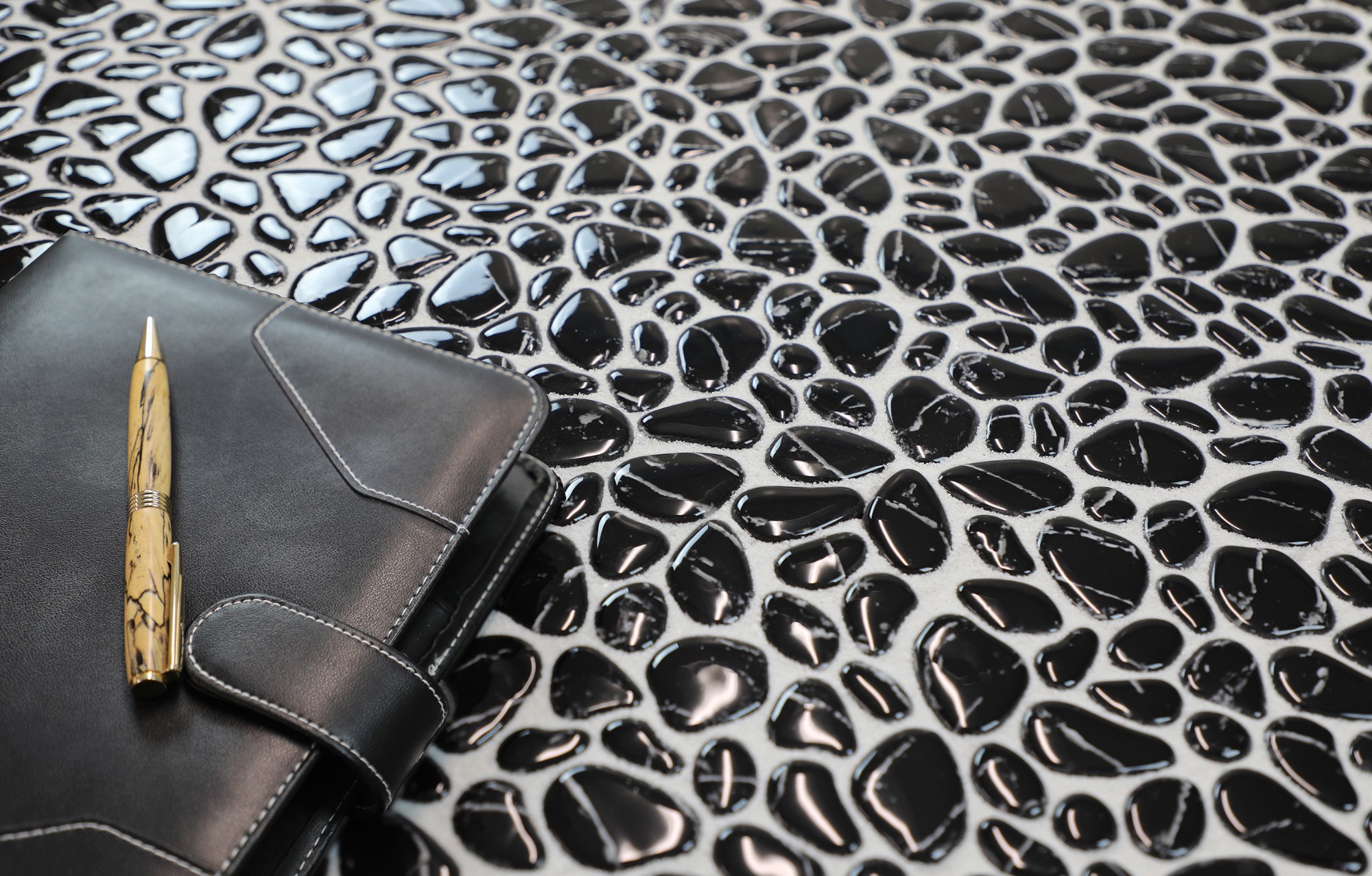 Micro Crystal Pebbles Nero Polished Pebbles Mosaic Pebbles | GENROSE