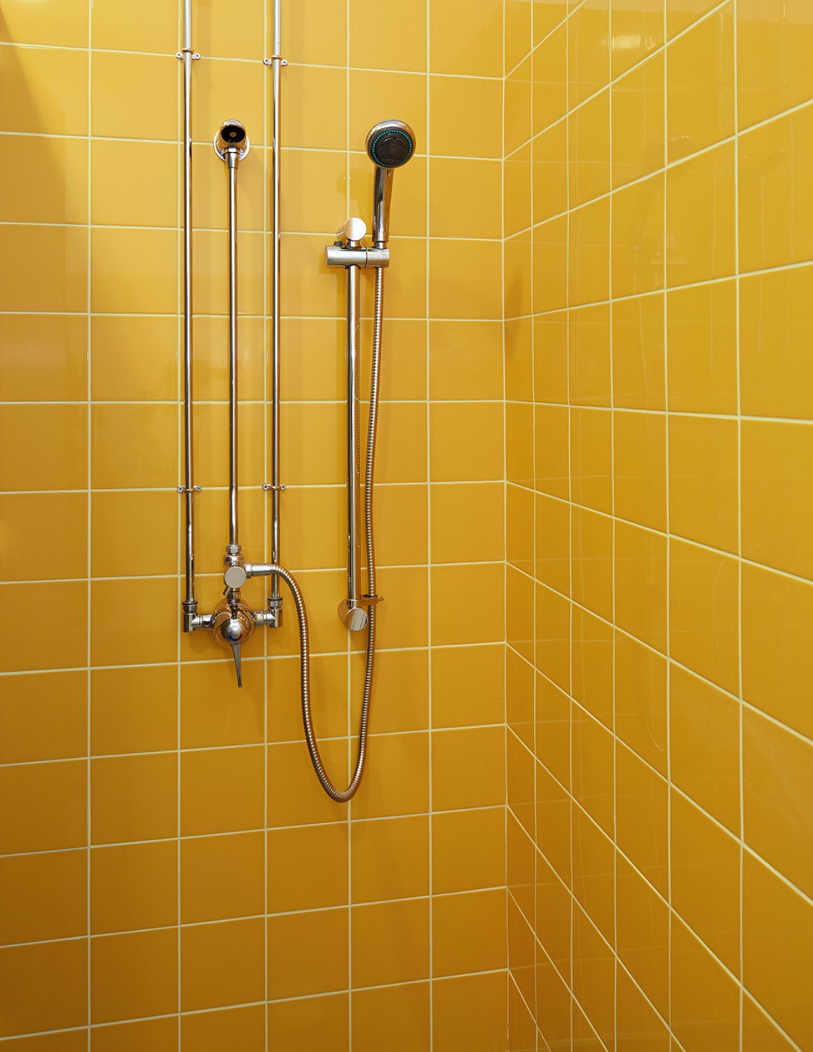 Prismatics Chartreuse Gloss 6"x6" Wall Ceramic Tile | GENROSE