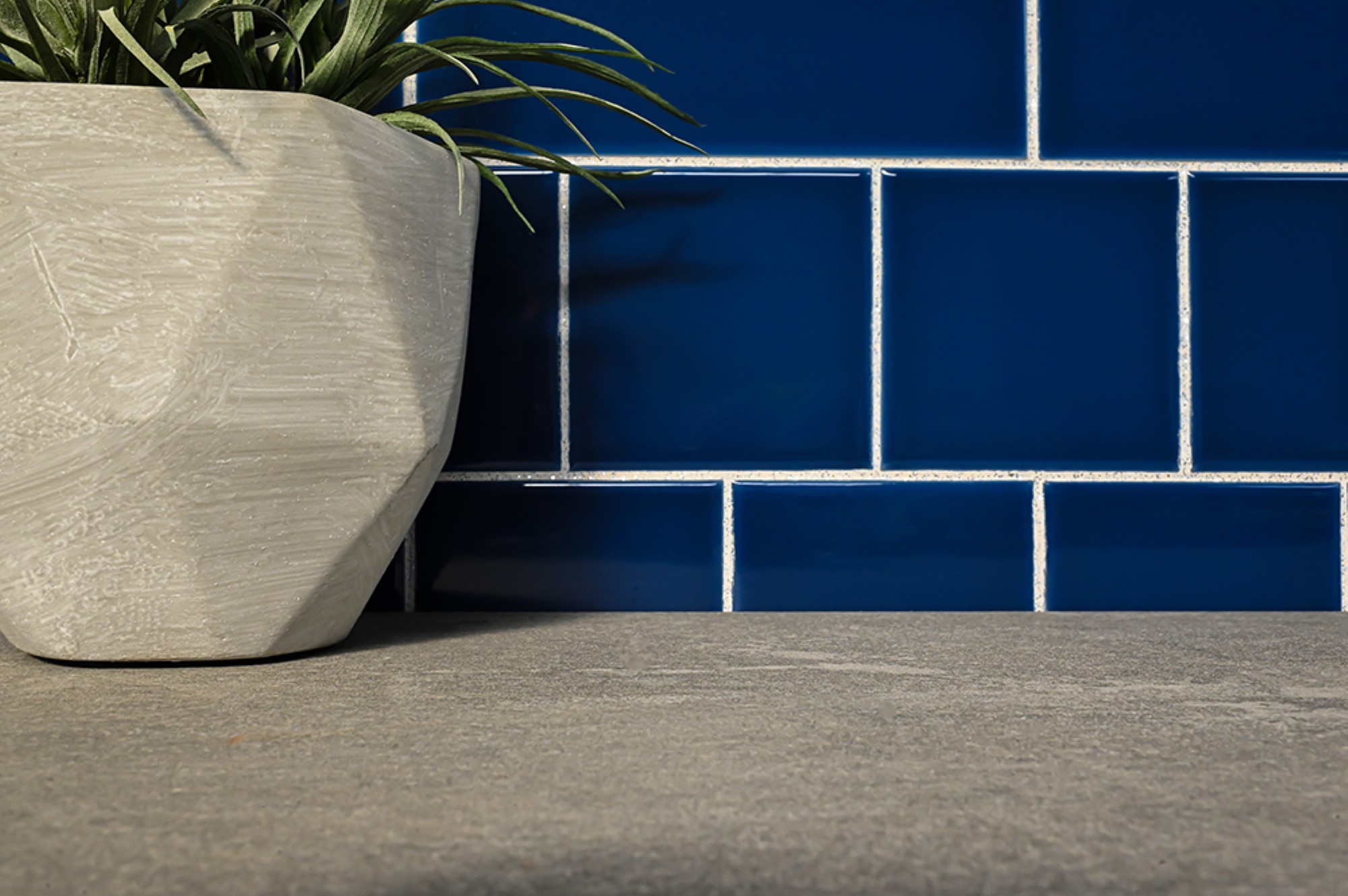 Prismatics Midnight Gloss 8"x8" Wall Ceramic Tile | GENROSE