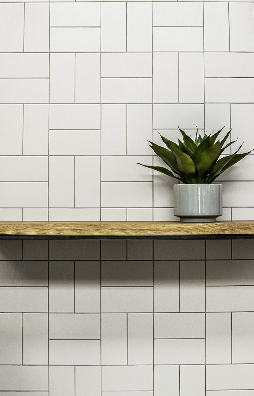 Prismatics Old Lace Satin 4"x8" Wall Ceramic Tile | GENROSE