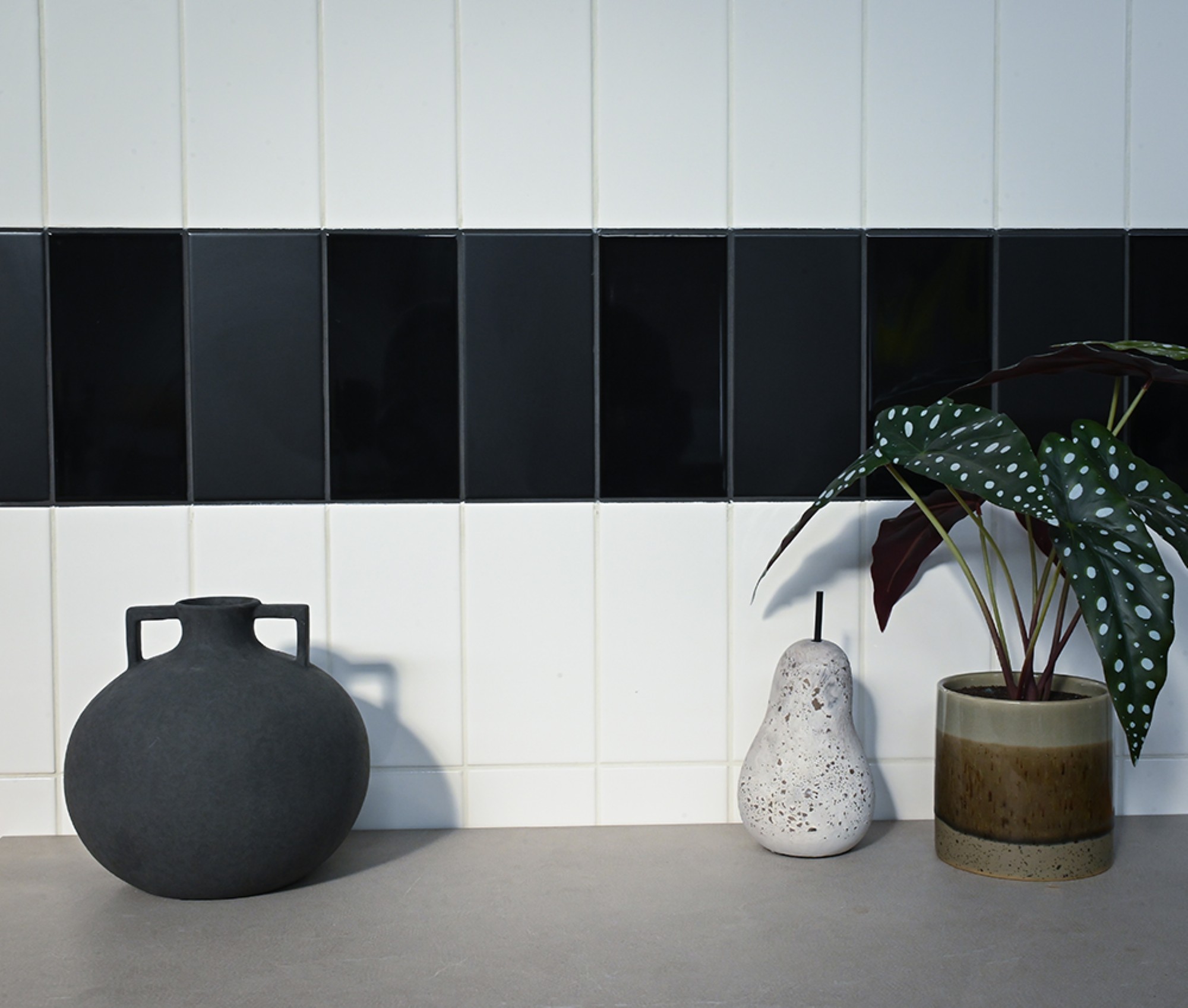 Prismatics White Gloss 4"x8" Wall Ceramic Tile | GENROSE