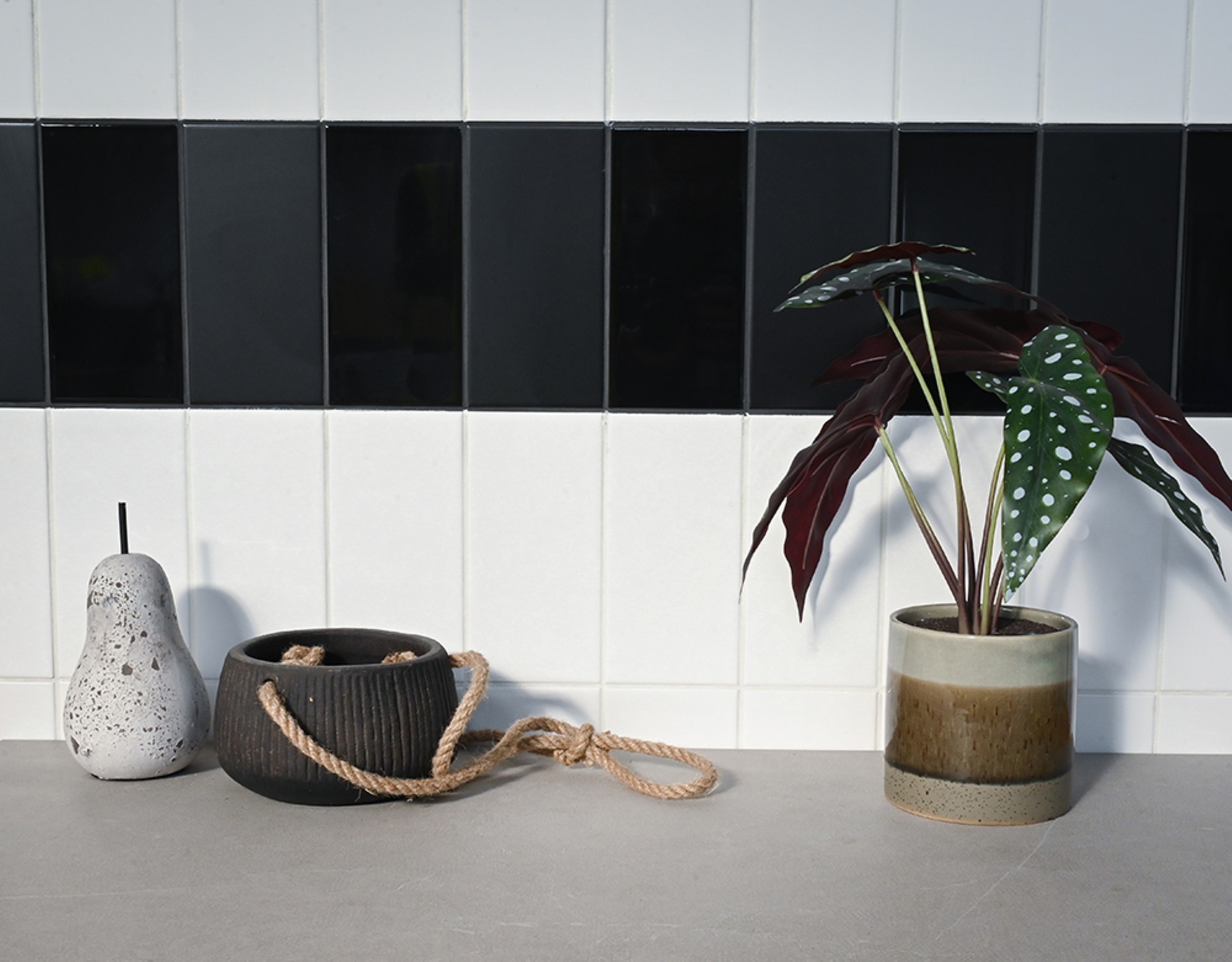 Prismatics White Gloss 4"x8" Wall Ceramic Tile | GENROSE