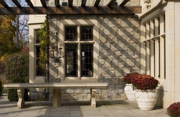 Shoreline Blend Natural Veneer - Square Cut Exterior Stone