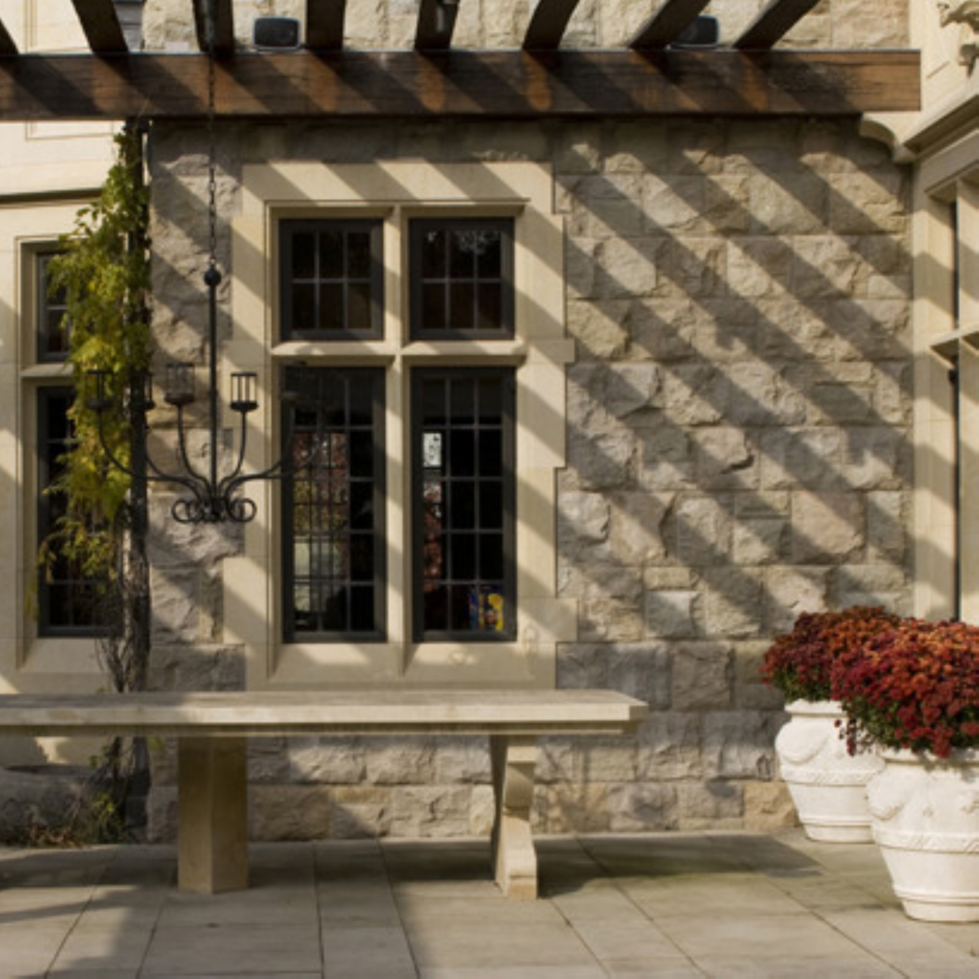 Shoreline Blend Granite Exterior Stone | GENROSE Stone & Tile